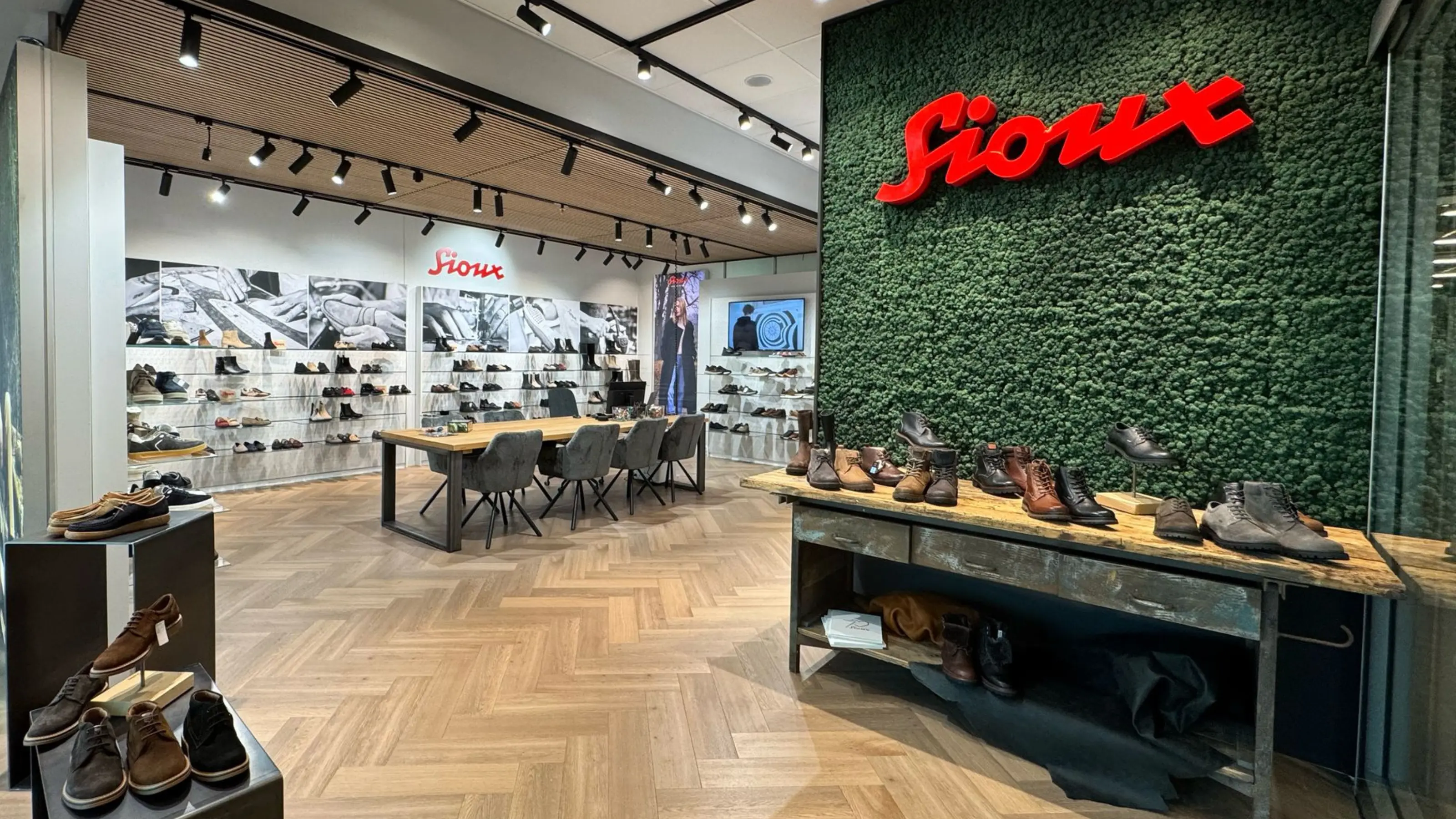 Ontdek de nieuwe showroom van Sioux Shoes | CAST